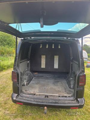 Melns Volkswagen Transporter 2010 Tallina, ar dzinēja tilpumu 2.00 L un nobraukumu 282 tūkst. km par 10500 €, foto 8 vietnē AUTOMOTO.COM.LV