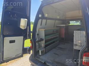 Zils Volkswagen Transporter 2010 Cēsis, ar dzinēja tilpumu 2.00 L un nobraukumu 285 tūkst. km par 9500 €, foto 4 vietnē AUTOMOTO.COM.LV