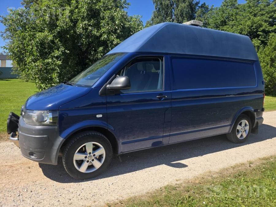 Zils Volkswagen Transporter 2010 Cēsis, ar dzinēja tilpumu 2.00 L un nobraukumu 285 tūkst. km par 9500 €, foto 8 vietnē AUTOMOTO.COM.LV