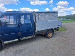 Blue Volkswagen Transporter 1994 in Mazeikiai, with an engine capacity of 0.00 L and mileage of 256 thousand km for 400 €, photo 4 on AUTOMOTO.COM.LV