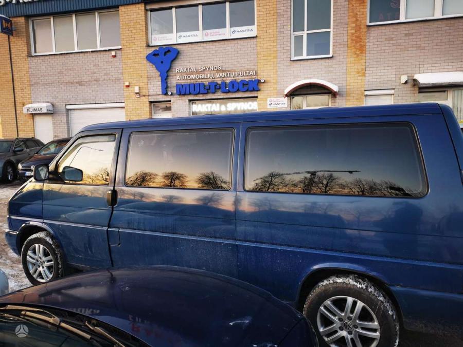 Zils Volkswagen Transporter 1998 Viļņa, ar dzinēja tilpumu 2.50 L un nobraukumu 456 tūkst. km par 3450 €, foto 2 vietnē AUTOMOTO.COM.LV