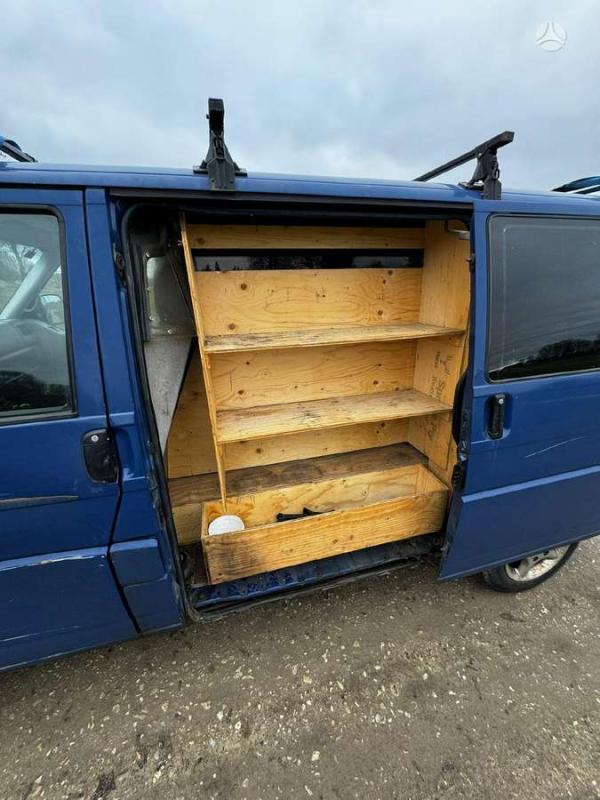 Zils Volkswagen Transporter 2002 Panevēža, ar dzinēja tilpumu 2.50 L un nobraukumu 340 tūkst. km par 4200 €, foto 7 vietnē AUTOMOTO.COM.LV