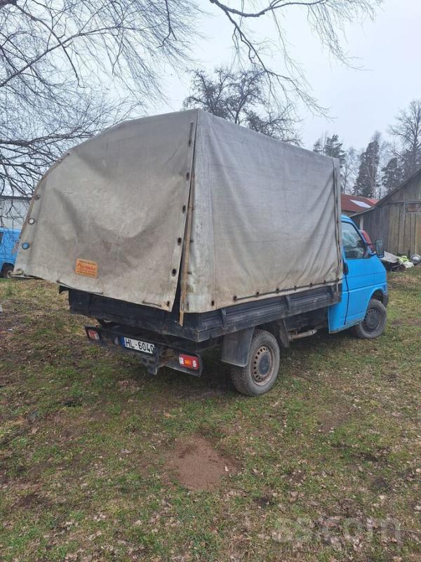 Zils Volkswagen Transporter 2002 Madona, ar dzinēja tilpumu 2.50 L un nobraukumu 716 tūkst. km par 1600 €, foto 4 vietnē AUTOMOTO.COM.LV