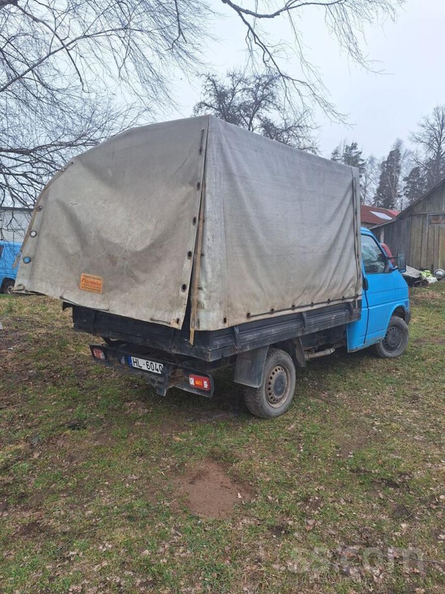 Zils Volkswagen Transporter 2002 Madona, ar dzinēja tilpumu 2.50 L un nobraukumu 716 tūkst. km par 1600 €, foto 5 vietnē AUTOMOTO.COM.LV