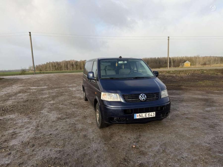 Blue Volkswagen Transporter 2006 in Siauliai, with an engine capacity of 2.46 L and mileage of 400 thousand km for 5500 €, photo 1 on AUTOMOTO.COM.LV