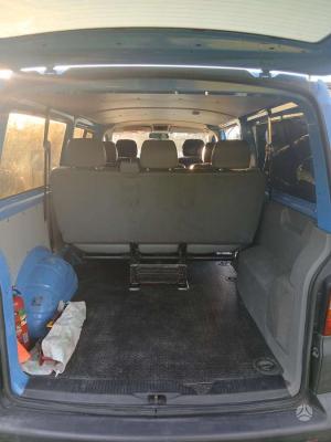 Blue Volkswagen Transporter 2006 in Vilnius, with an engine capacity of 1.90 L and mileage of 332 thousand km for 6850 €, photo 13 on AUTOMOTO.COM.LV