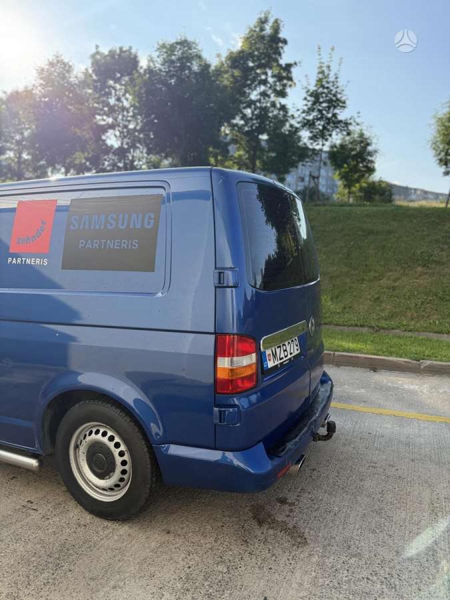 Blue Volkswagen Transporter 2006 in Vilnius, with an engine capacity of 2.50 L and mileage of 580 thousand km for 3000 €, photo 13 on AUTOMOTO.COM.LV