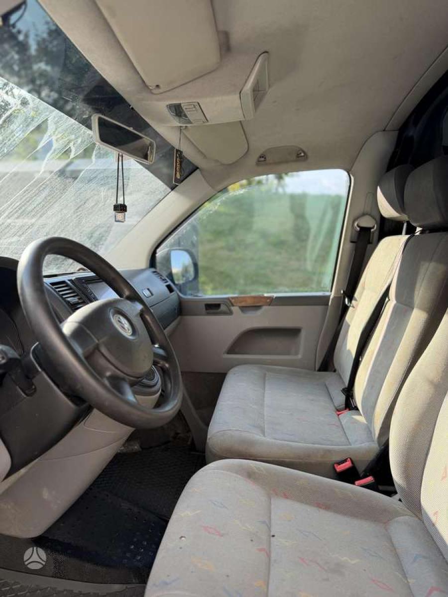 Blue Volkswagen Transporter 2006 in Vilnius, with an engine capacity of 2.50 L and mileage of 580 thousand km for 3000 €, photo 14 on AUTOMOTO.COM.LV