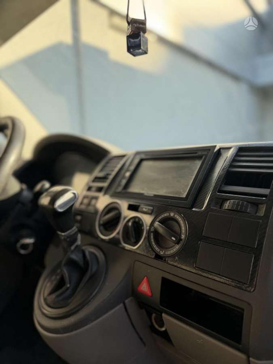 Blue Volkswagen Transporter 2006 in Vilnius, with an engine capacity of 2.50 L and mileage of 580 thousand km for 3000 €, photo 17 on AUTOMOTO.COM.LV