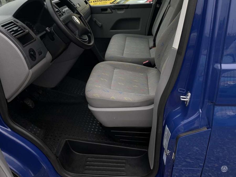 Blue Volkswagen Transporter 2007 in Vilnius, with an engine capacity of 1.90 L and mileage of 138 thousand km for 7950 €, photo 14 on AUTOMOTO.COM.LV