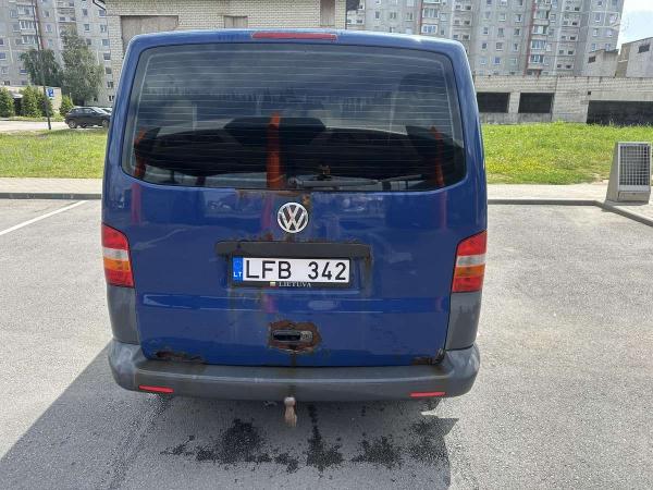 Blue Volkswagen Transporter 2008 in Kaunas, with an engine capacity of 2.50 L and mileage of 336 thousand km for 3850 €, photo 5 on AUTOMOTO.COM.LV
