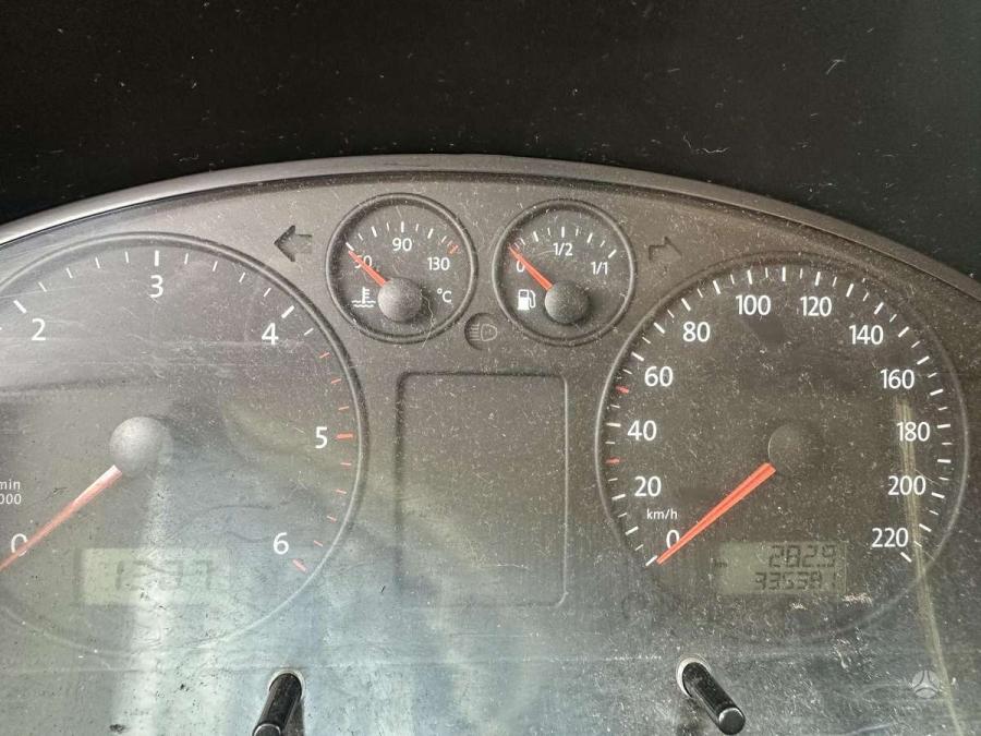 Blue Volkswagen Transporter 2008 in Kaunas, with an engine capacity of 2.50 L and mileage of 336 thousand km for 3850 €, photo 10 on AUTOMOTO.COM.LV