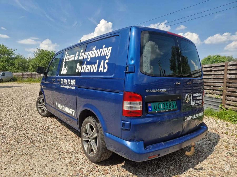 Blue Volkswagen Transporter 2010 in Vilnius, with an engine capacity of 2.00 L and mileage of 258 thousand km for 4650 €, photo 4 on AUTOMOTO.COM.LV