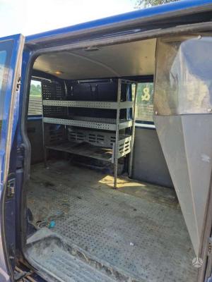 Blue Volkswagen Transporter 2010 in Vilnius, with an engine capacity of 2.00 L and mileage of 258 thousand km for 4650 €, photo 9 on AUTOMOTO.COM.LV