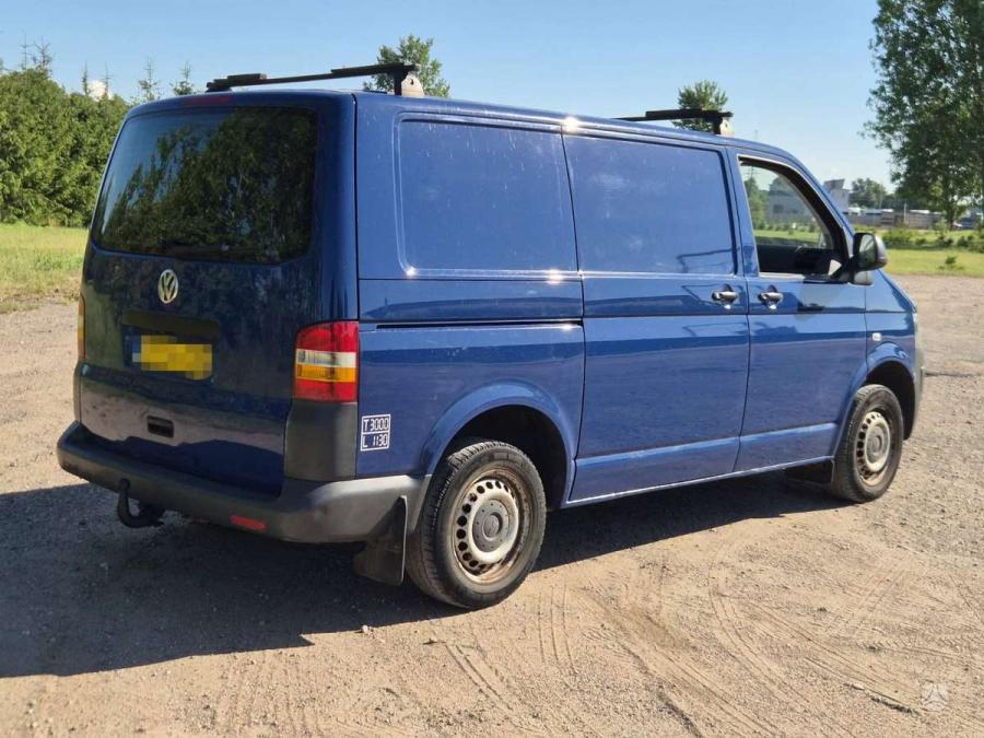 Blue Volkswagen Transporter 2010 in Taurage, with an engine capacity of 2.00 L and mileage of 254 thousand km for 4400 €, photo 6 on AUTOMOTO.COM.LV