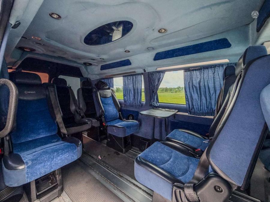 Zils Volkswagen Transporter 2011 Šauļi, ar dzinēja tilpumu 2.00 L un nobraukumu 282 tūkst. km par 8599 €, foto 24 vietnē AUTOMOTO.COM.LV