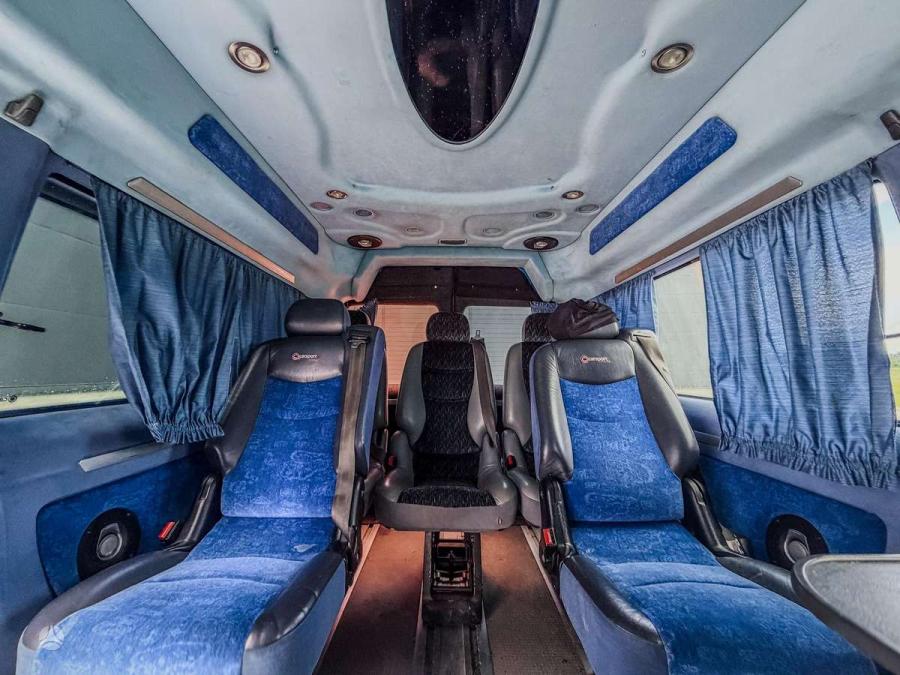 Zils Volkswagen Transporter 2011 Šauļi, ar dzinēja tilpumu 2.00 L un nobraukumu 282 tūkst. km par 8599 €, foto 27 vietnē AUTOMOTO.COM.LV