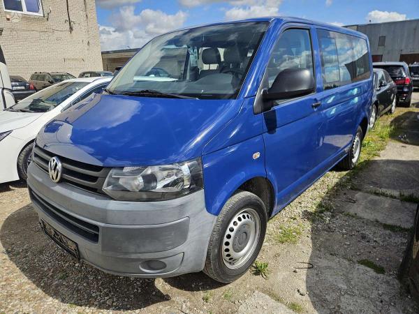Blue Volkswagen Transporter 2011 in Siauliai, with an engine capacity of 2.00 L and mileage of 268 thousand km for 7900 €, photo 1 on AUTOMOTO.COM.LV