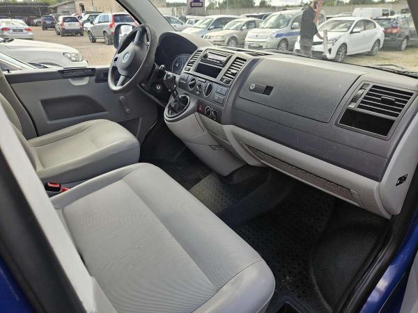 Blue Volkswagen Transporter 2011 in Siauliai, with an engine capacity of 2.00 L and mileage of 268 thousand km for 7900 €, photo 5 on AUTOMOTO.COM.LV
