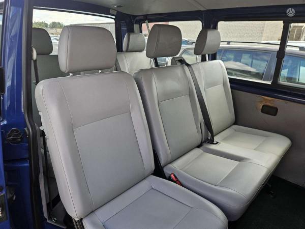 Blue Volkswagen Transporter 2011 in Siauliai, with an engine capacity of 2.00 L and mileage of 268 thousand km for 7900 €, photo 6 on AUTOMOTO.COM.LV