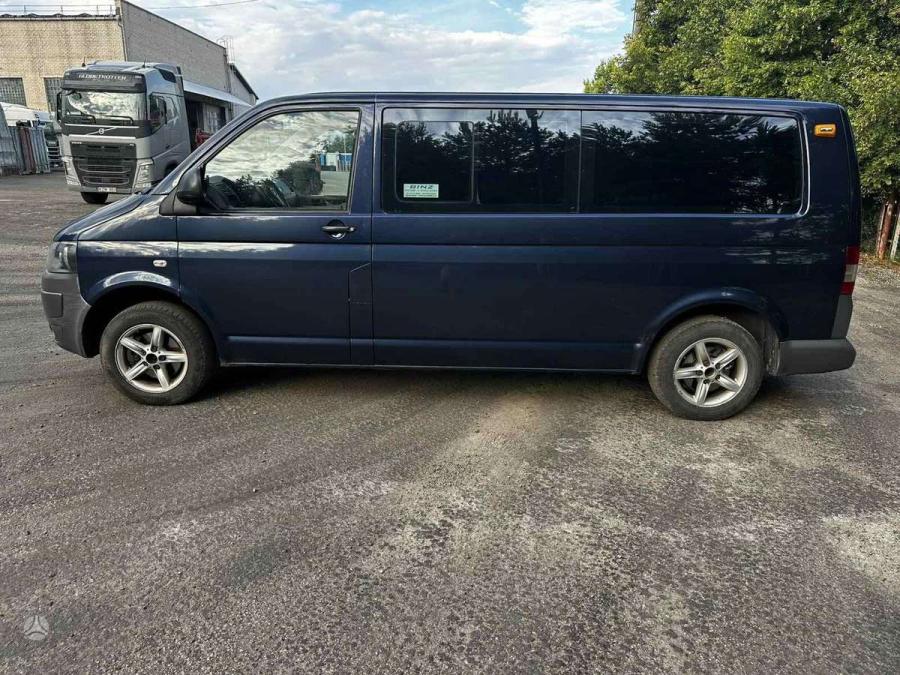 Blue Volkswagen Transporter 2012 in Kupiskis, with an engine capacity of 1.97 L and mileage of 795 thousand km for 7300 €, photo 4 on AUTOMOTO.COM.LV