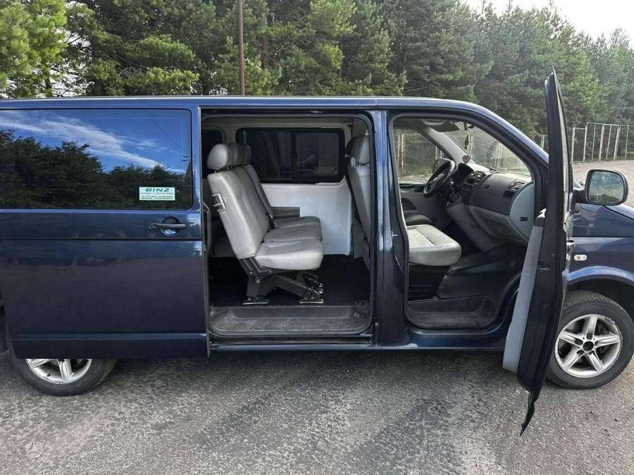 Blue Volkswagen Transporter 2012 in Kupiskis, with an engine capacity of 1.97 L and mileage of 795 thousand km for 7300 €, photo 6 on AUTOMOTO.COM.LV