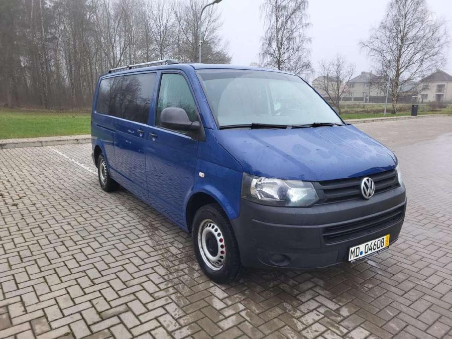 Blue Volkswagen Transporter 2014 in Radviliskis, with an engine capacity of 1.99 L and mileage of 325 thousand km for 10999 €, photo 3 on AUTOMOTO.COM.LV