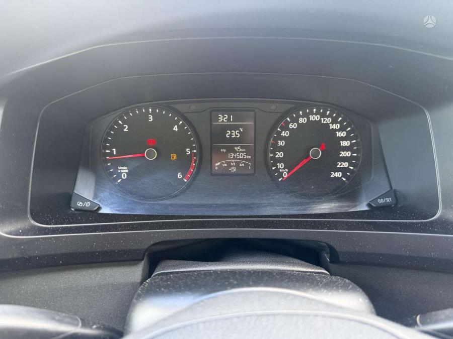 Zils Volkswagen Transporter 2017 Kauņa, ar dzinēja tilpumu 1.97 L un nobraukumu 135 tūkst. km par 17300 €, foto 10 vietnē AUTOMOTO.COM.LV