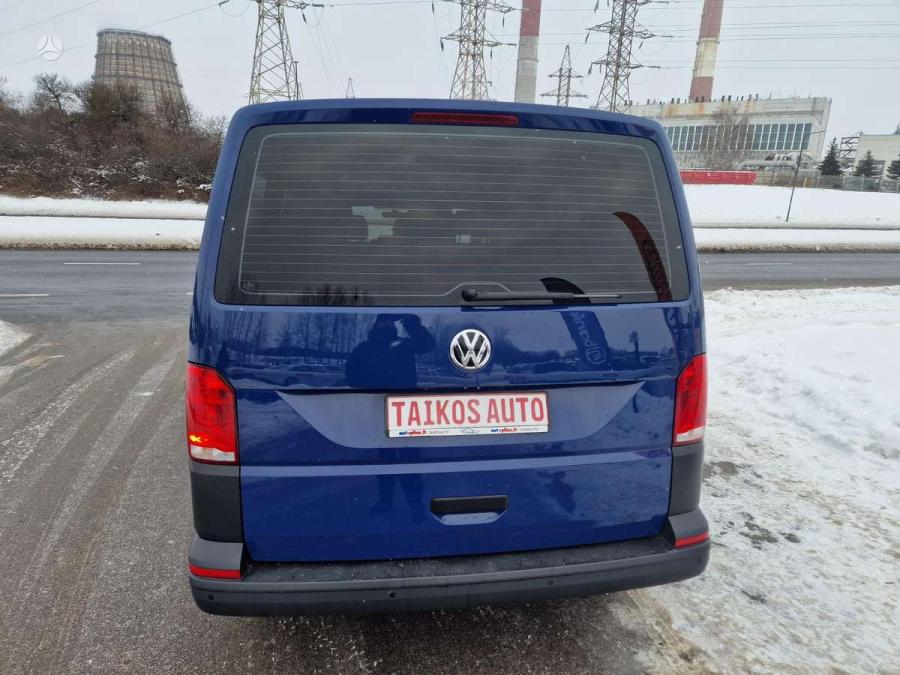 Blue Volkswagen Transporter 2020 in Kaunas, with an engine capacity of 1.97 L and mileage of 185 thousand km for 19490 €, photo 7 on AUTOMOTO.COM.LV