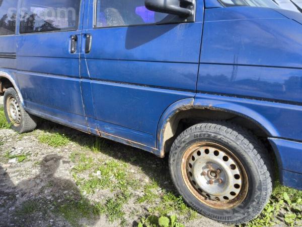 Zils Volkswagen Transporter 1993 Daugavpils, ar dzinēja tilpumu 2.40 L un nobraukumu 425 tūkst. km par 700 €, foto 5 vietnē AUTOMOTO.COM.LV