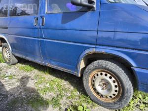 Zils Volkswagen Transporter 1993 Daugavpils, ar dzinēja tilpumu 2.40 L un nobraukumu 425 tūkst. km par 700 €, foto 6 vietnē AUTOMOTO.COM.LV