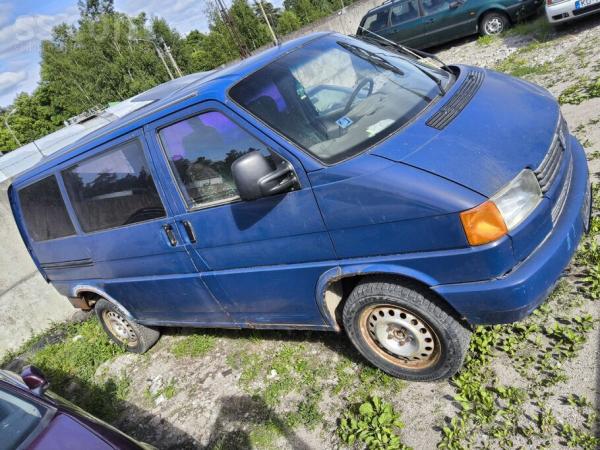 Zils Volkswagen Transporter 1993 Daugavpils, ar dzinēja tilpumu 2.40 L un nobraukumu 425 tūkst. km par 700 €, foto 6 vietnē AUTOMOTO.COM.LV