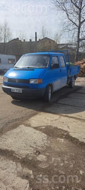 Zils Volkswagen Transporter 1996 Cēsis, ar dzinēja tilpumu 2.40 L un nobraukumu 388 tūkst. km par 1760 €, foto 2 vietnē AUTOMOTO.COM.LV