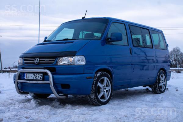 Blue Volkswagen Transporter 1996 in Jelgava, with an engine capacity of 2.50 L and mileage of 249 thousand km for 5100 €, photo 3 on AUTOMOTO.COM.LV