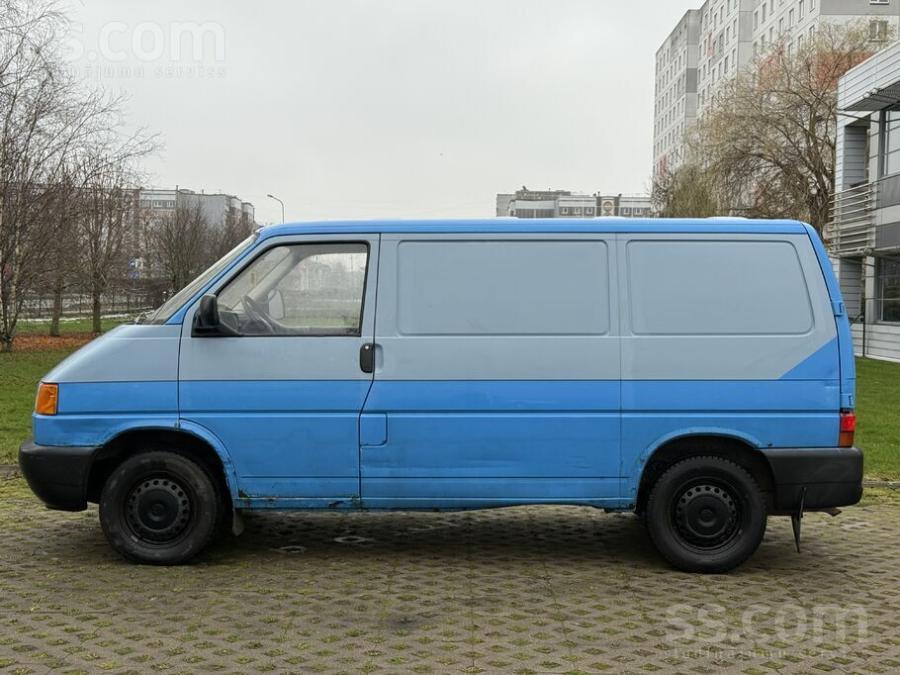Blue Volkswagen Transporter 1997 in Riga, with an engine capacity of 2.40 L and mileage of 345 thousand km for 990 €, photo 2 on AUTOMOTO.COM.LV