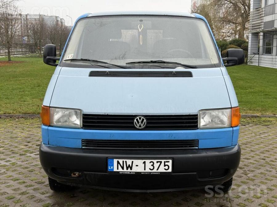 Blue Volkswagen Transporter 1997 in Riga, with an engine capacity of 2.40 L and mileage of 345 thousand km for 990 €, photo 8 on AUTOMOTO.COM.LV