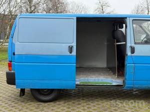Blue Volkswagen Transporter 1997 in Riga, with an engine capacity of 2.40 L and mileage of 345 thousand km for 990 €, photo 15 on AUTOMOTO.COM.LV