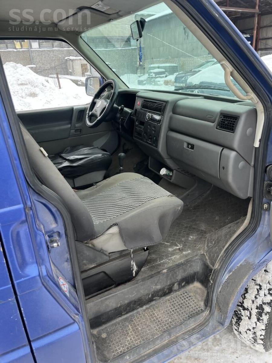 Zils Volkswagen Transporter 1999 Rīga, ar dzinēja tilpumu 2.50 L un nobraukumu 0 tūkst. km par 1500 €, foto 8 vietnē AUTOMOTO.COM.LV