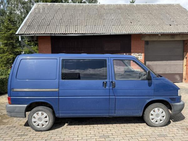 Blue Volkswagen Transporter 1999 in Dobele, with an engine capacity of 2.50 L and mileage of 530 thousand km for 2350 €, photo 2 on AUTOMOTO.COM.LV