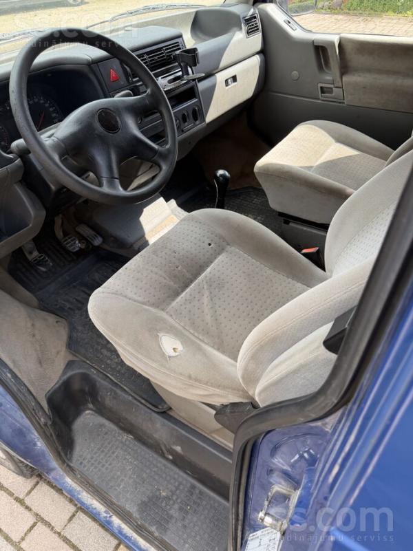 Blue Volkswagen Transporter 1999 in Dobele, with an engine capacity of 2.50 L and mileage of 530 thousand km for 2350 €, photo 8 on AUTOMOTO.COM.LV