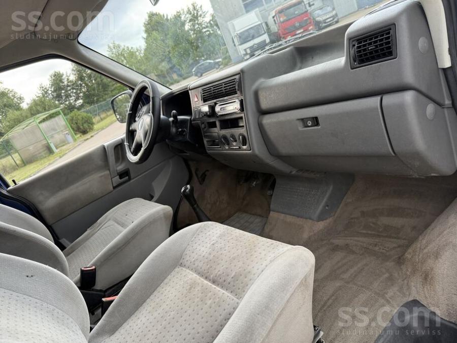 Zils Volkswagen Transporter 1999 Rīga, ar dzinēja tilpumu 2.50 L un nobraukumu 0 tūkst. km par 3500 €, foto 14 vietnē AUTOMOTO.COM.LV