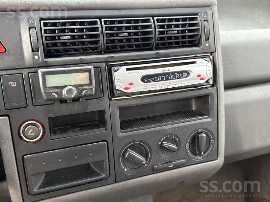 Zils Volkswagen Transporter 1999 Rīga, ar dzinēja tilpumu 2.50 L un nobraukumu 0 tūkst. km par 3500 €, foto 18 vietnē AUTOMOTO.COM.LV