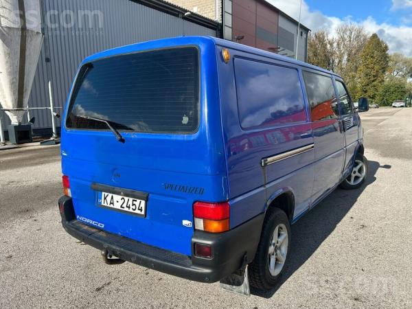 Blue Volkswagen Transporter 1999 in Kuldiga, with an engine capacity of 2.50 L and mileage of 423 thousand km for 2550 €, photo 8 on AUTOMOTO.COM.LV