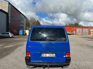 Zils Volkswagen Transporter 1999 Kuldīga, ar dzinēja tilpumu 2.50 L un nobraukumu 423 tūkst. km par 2550 €, foto 9 vietnē AUTOMOTO.COM.LV