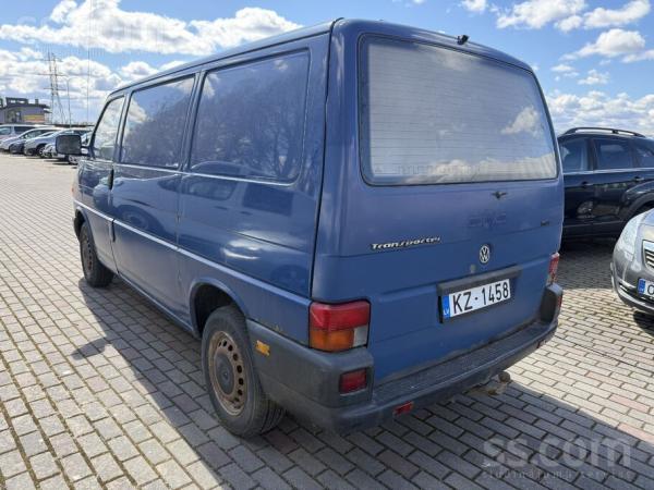 Blue Volkswagen Transporter 2000 in Talsi, with an engine capacity of 2.50 L and mileage of 0 thousand km for 1900 €, photo 2 on AUTOMOTO.COM.LV