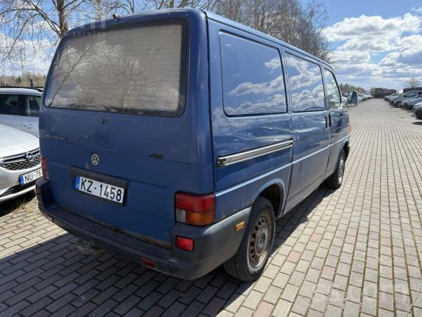 Blue Volkswagen Transporter 2000 in Talsi, with an engine capacity of 2.50 L and mileage of 0 thousand km for 1900 €, photo 4 on AUTOMOTO.COM.LV