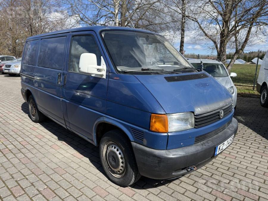 Blue Volkswagen Transporter 2000 in Talsi, with an engine capacity of 2.50 L and mileage of 0 thousand km for 1900 €, photo 6 on AUTOMOTO.COM.LV