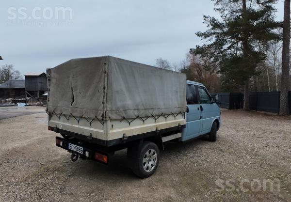 Zils Volkswagen Transporter 2000 Valmiera, ar dzinēja tilpumu 2.50 L un nobraukumu 402 tūkst. km par 4500 €, foto 4 vietnē AUTOMOTO.COM.LV