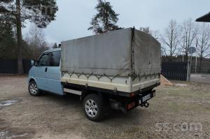 Zils Volkswagen Transporter 2000 Valmiera, ar dzinēja tilpumu 2.50 L un nobraukumu 402 tūkst. km par 4500 €, foto 5 vietnē AUTOMOTO.COM.LV