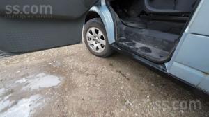 Zils Volkswagen Transporter 2000 Valmiera, ar dzinēja tilpumu 2.50 L un nobraukumu 402 tūkst. km par 4500 €, foto 14 vietnē AUTOMOTO.COM.LV